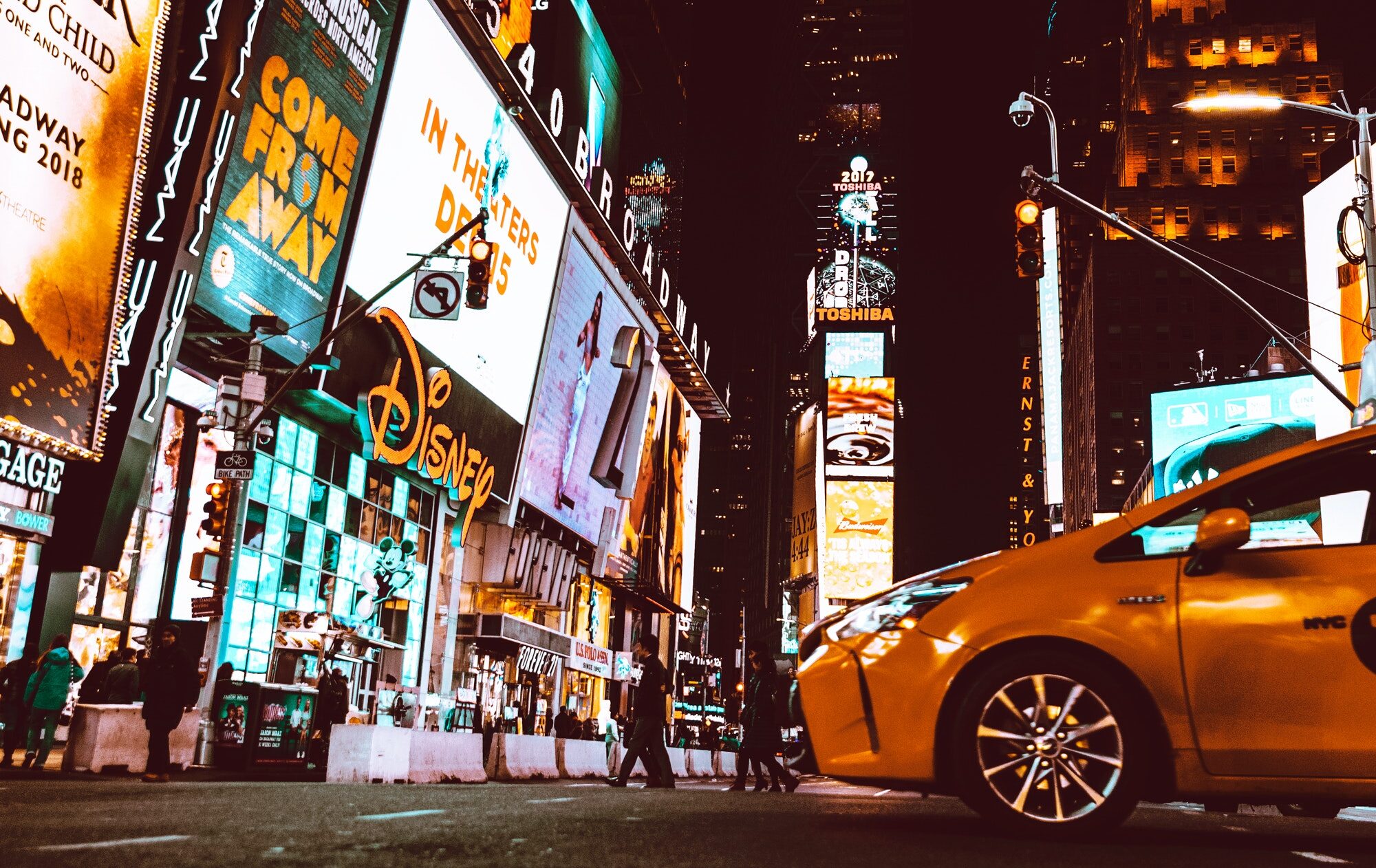 How to Increase Retail Signage ROI - North American Signs